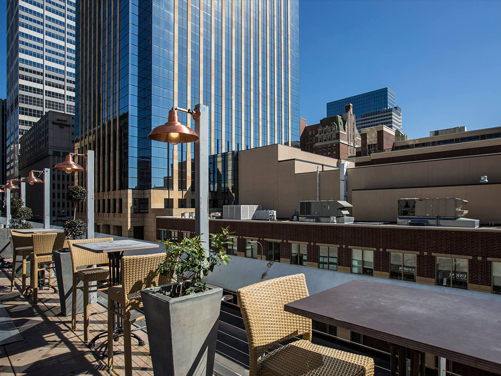 Union Rooftop Bar & Grill