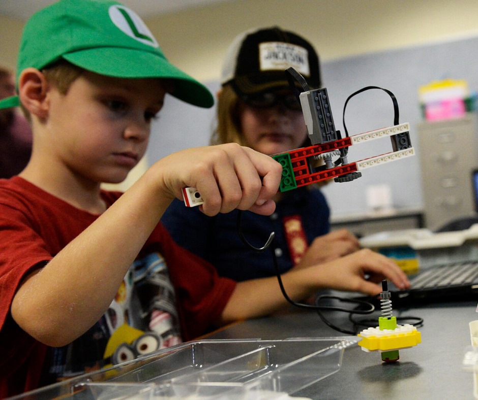 FIRST LEGO League (FLL) Robotics Coach | Snapology of Chicago IL