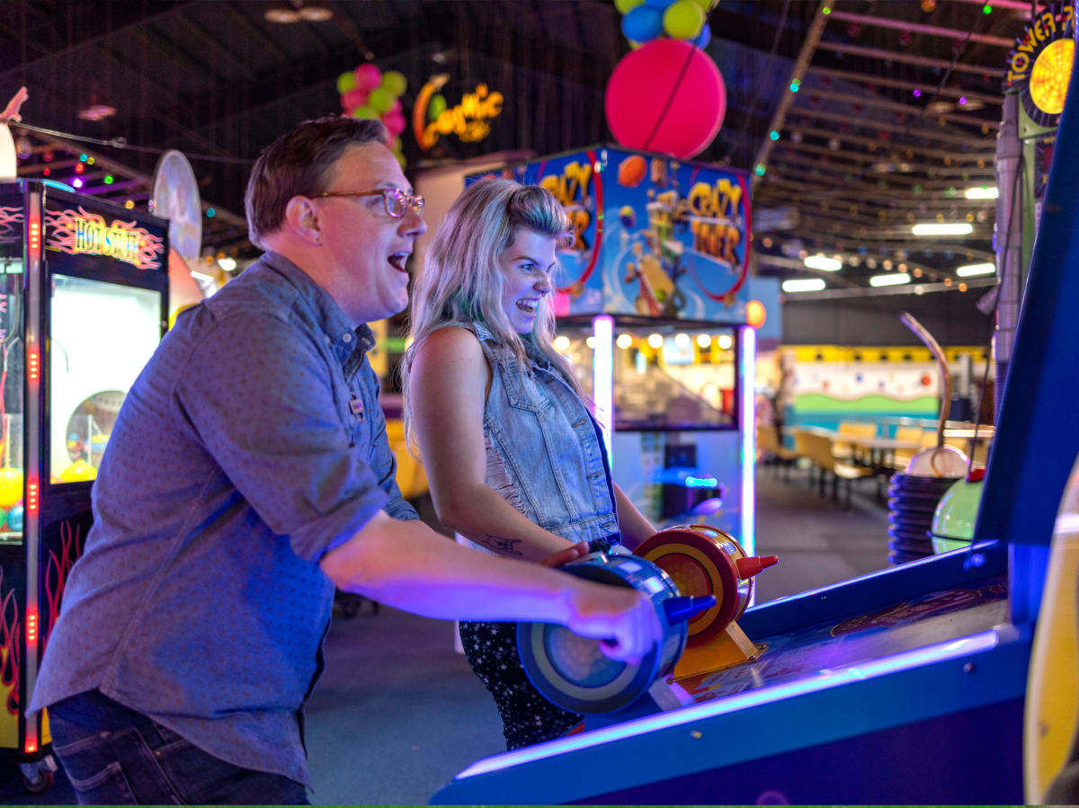 Associate- Glendale | United Skates of America