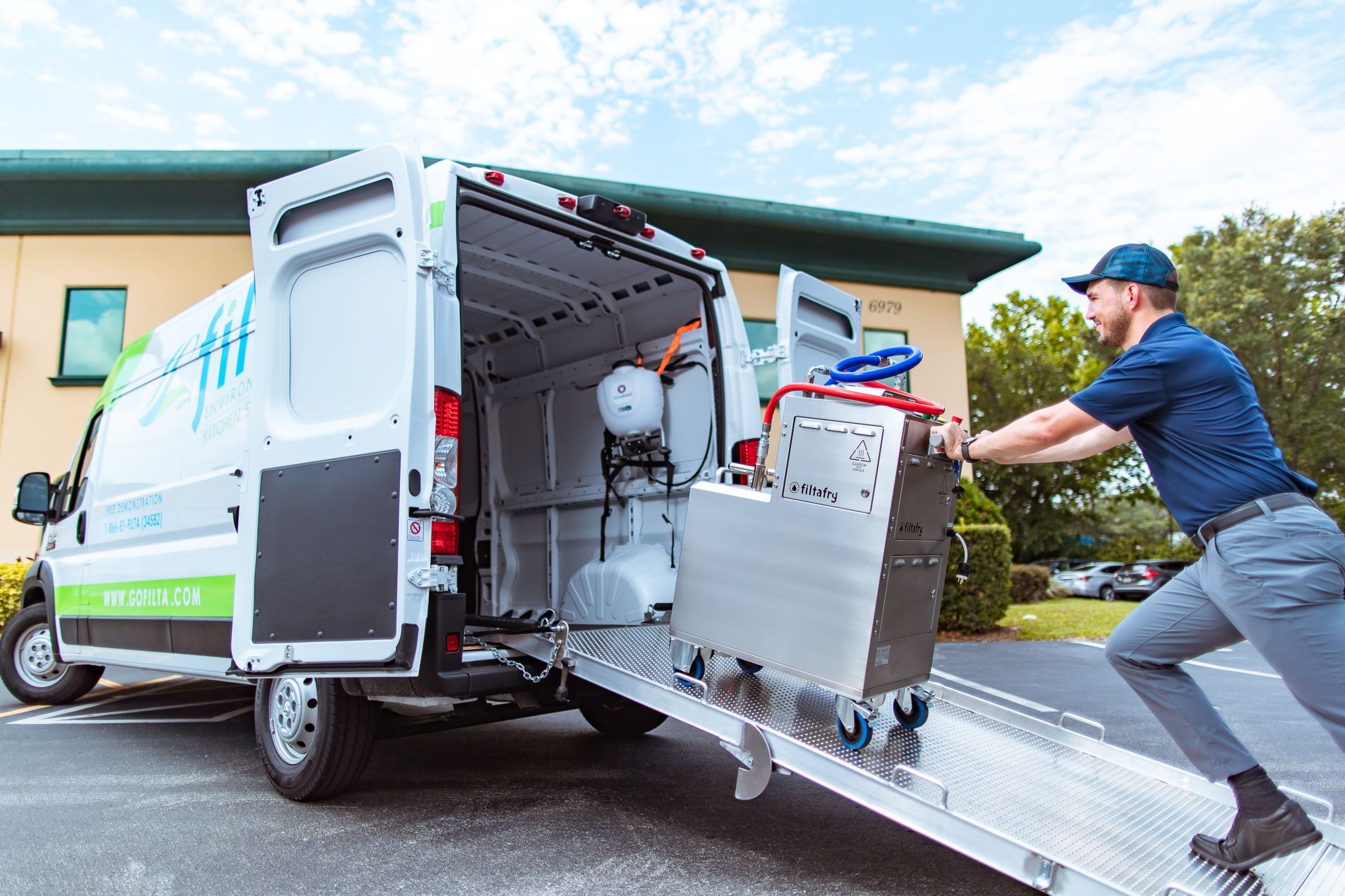 Fryer Oil Service Technician | BRAL ENTERPRISES INC